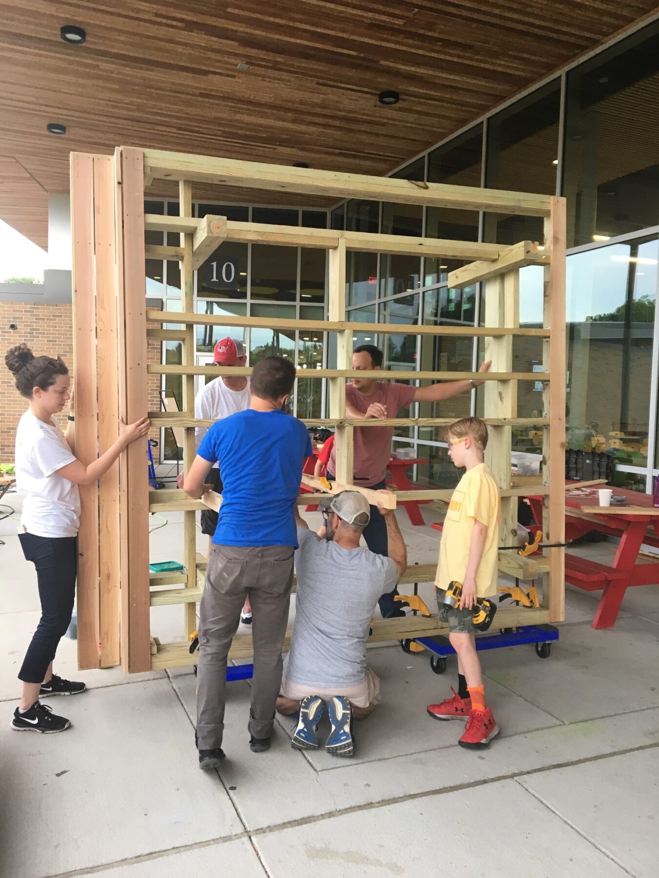 Art and Biomimicry Collide to Create Discovery Elementary School’s ...